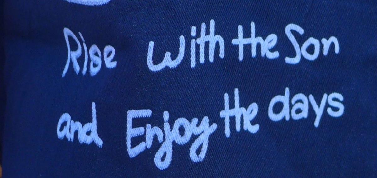 Engrish, Palt ໑ | Laosbubengeschichten